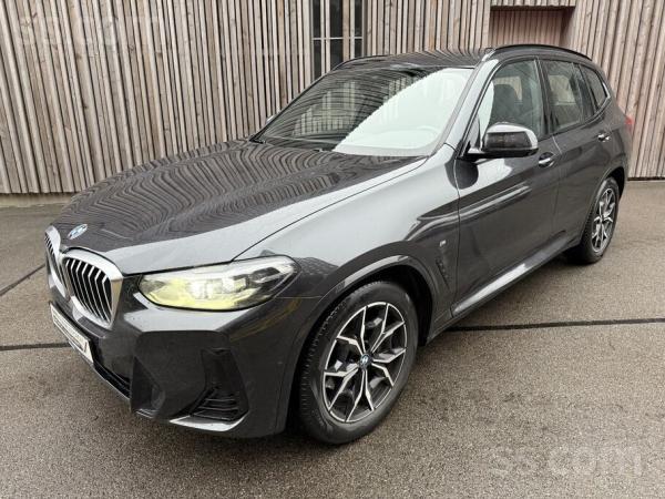 Black BMW X3 2022 in Riga, with an engine capacity of 3.00 L and mileage of 134 thousand km for 33999 €, photo 1 on AUTOMOTO.COM.LV