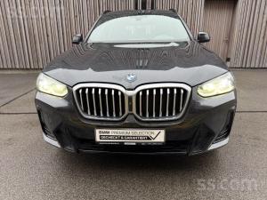 Black BMW X3 2022 in Riga, with an engine capacity of 3.00 L and mileage of 134 thousand km for 33999 €, photo 2 on AUTOMOTO.COM.LV