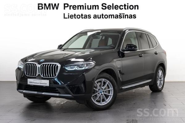 Black BMW X3 2022 in Riga, with an engine capacity of 2.00 L and mileage of 86 thousand km for 35900 €, photo 1 on AUTOMOTO.COM.LV