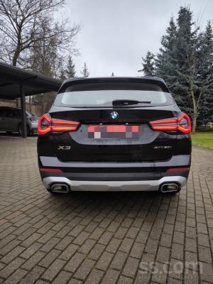 Black BMW X3 2022 in Riga, with an engine capacity of 2.00 L and mileage of 15 thousand km for 38000 €, photo 2 on AUTOMOTO.COM.LV