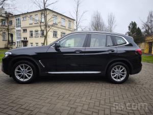 Black BMW X3 2022 in Riga, with an engine capacity of 2.00 L and mileage of 15 thousand km for 38000 €, photo 4 on AUTOMOTO.COM.LV