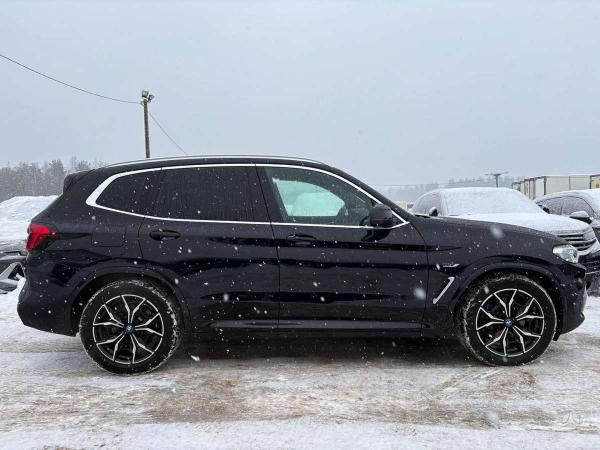 Black BMW X3 2022 in Vilnius, with an engine capacity of 2.00 L and mileage of 180 thousand km for 29900 €, photo 4 on AUTOMOTO.COM.LV