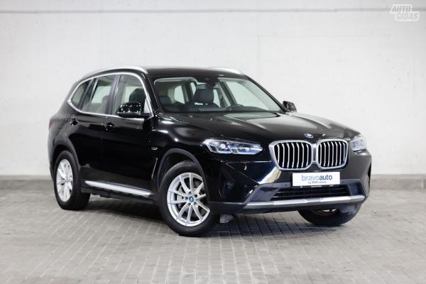Black BMW X3 2022 in Vilnius, with an engine capacity of 2.00 L and mileage of 106 thousand km for 39985 €, photo 3 on AUTOMOTO.COM.LV
