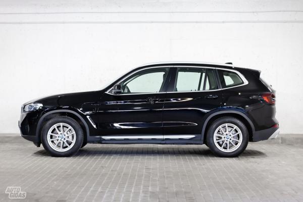 Black BMW X3 2022 in Vilnius, with an engine capacity of 2.00 L and mileage of 106 thousand km for 39985 €, photo 4 on AUTOMOTO.COM.LV