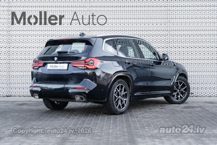 Black BMW X3 2022 in Riga, with an engine capacity of 2.00 L and mileage of 44 thousand km for 43964 €, photo 4 on AUTOMOTO.COM.LV