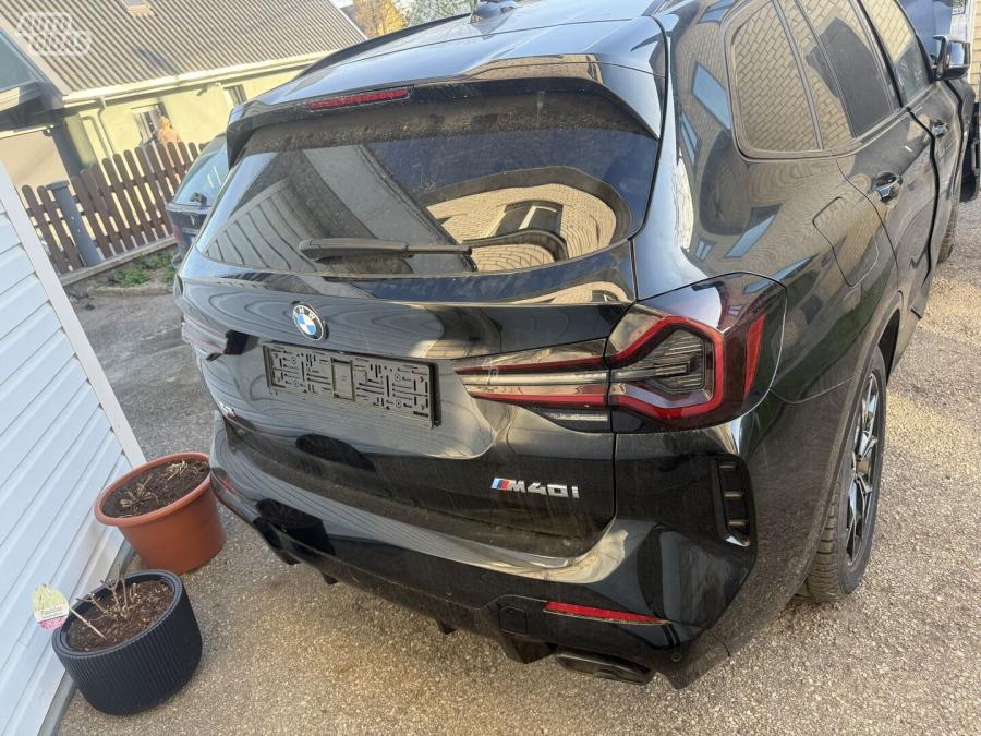 Black BMW X3 2022 in Radviliskis, with an engine capacity of 3.00 L and mileage of 58 thousand km for 17000 €, photo 5 on AUTOMOTO.COM.LV