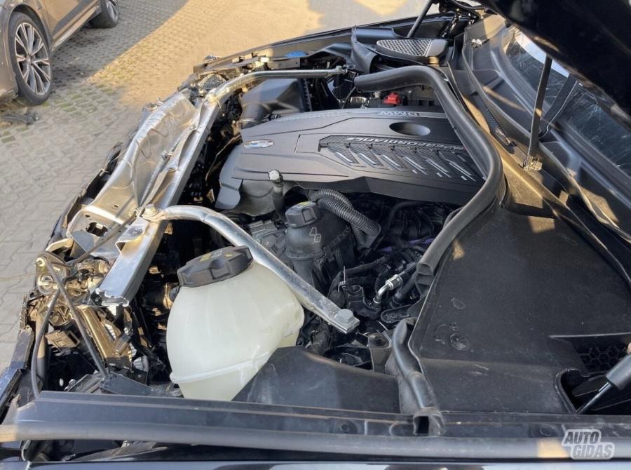 Black BMW X3 2022 in Radviliskis, with an engine capacity of 3.00 L and mileage of 58 thousand km for 17000 €, photo 8 on AUTOMOTO.COM.LV