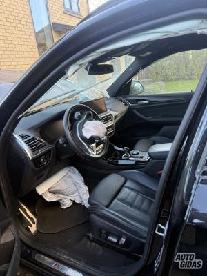 Black BMW X3 2022 in Radviliskis, with an engine capacity of 3.00 L and mileage of 58 thousand km for 17000 €, photo 9 on AUTOMOTO.COM.LV