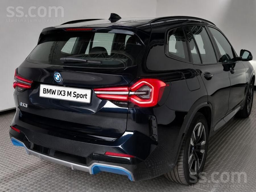 Black BMW X3 2022 in Riga, with an engine capacity of 3.00 L and mileage of 120 thousand km for 33500 €, photo 5 on AUTOMOTO.COM.LV