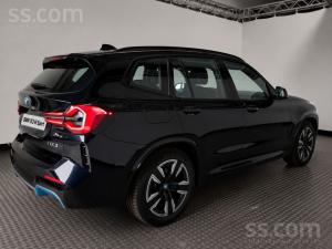 Black BMW X3 2022 in Riga, with an engine capacity of 3.00 L and mileage of 120 thousand km for 33500 €, photo 6 on AUTOMOTO.COM.LV