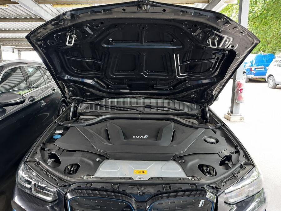 Black BMW X3 2022 in Riga, with an engine capacity of 3.00 L and mileage of 120 thousand km for 33500 €, photo 9 on AUTOMOTO.COM.LV