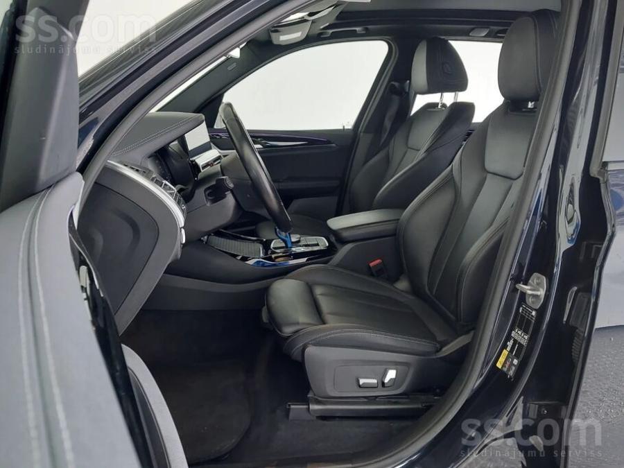 Black BMW X3 2022 in Riga, with an engine capacity of 3.00 L and mileage of 120 thousand km for 33500 €, photo 12 on AUTOMOTO.COM.LV