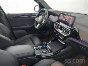 Black BMW X3 2022 in Riga, with an engine capacity of 3.00 L and mileage of 120 thousand km for 33500 €, photo 15 on AUTOMOTO.COM.LV