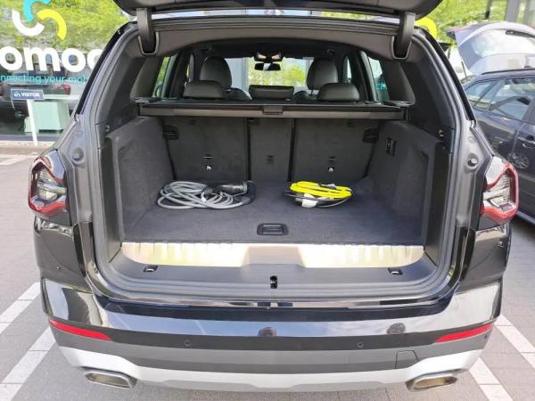 Black BMW X3 2022 in Riga, with an engine capacity of 2.00 L and mileage of 128 thousand km for 29990 €, photo 4 on AUTOMOTO.COM.LV