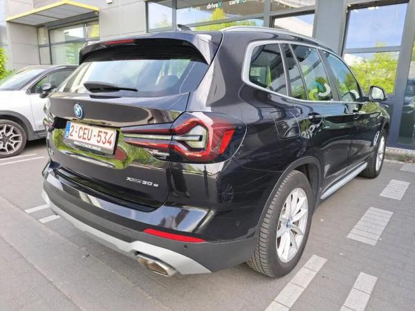 Black BMW X3 2022 in Riga, with an engine capacity of 2.00 L and mileage of 128 thousand km for 29990 €, photo 5 on AUTOMOTO.COM.LV