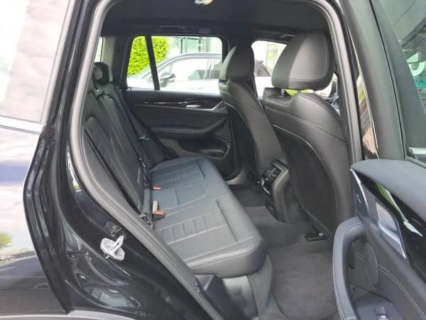 Black BMW X3 2022 in Riga, with an engine capacity of 2.00 L and mileage of 128 thousand km for 29990 €, photo 8 on AUTOMOTO.COM.LV