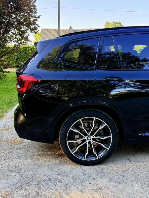 Black BMW X3 2022 in Kaunas, with an engine capacity of 2.99 L and mileage of 143 thousand km for 31500 €, photo 8 on AUTOMOTO.COM.LV
