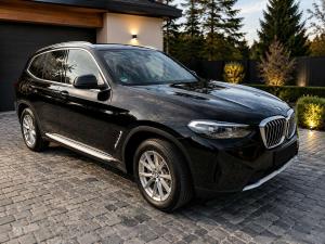 Melns BMW X3 2022 Vievis, ar dzinēja tilpumu 2.00 L un nobraukumu 42 tūkst. km par 35900 €, foto  vietnē AUTOMOTO.COM.LV