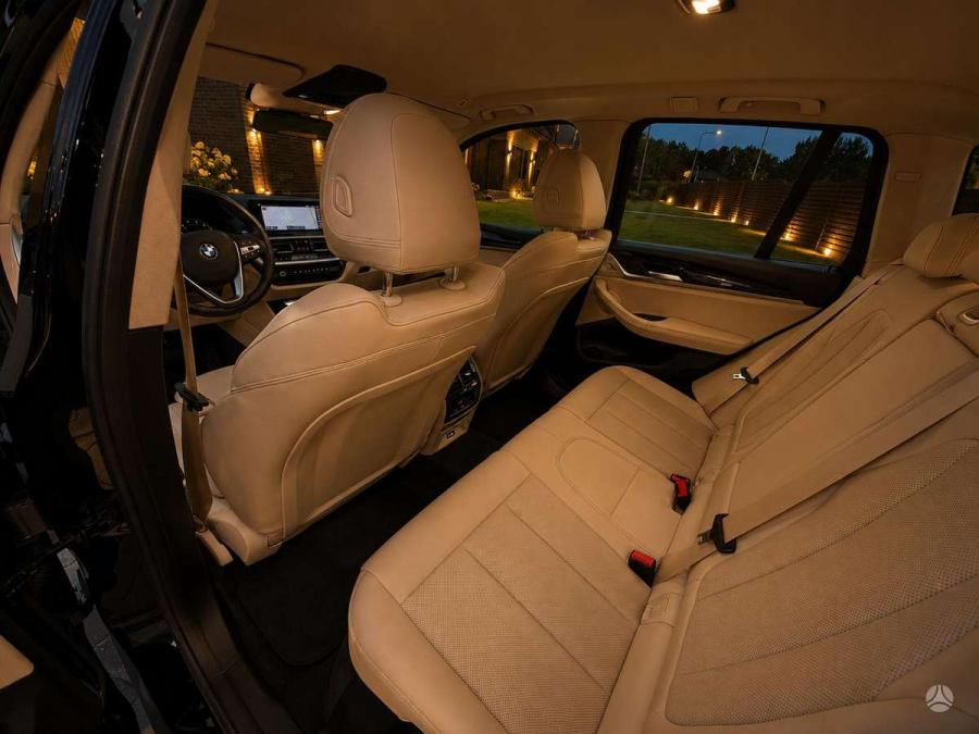 Melns BMW X3 2022 Vievis, ar dzinēja tilpumu 2.00 L un nobraukumu 42 tūkst. km par 35900 €, foto 13 vietnē AUTOMOTO.COM.LV