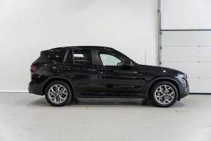 Melns BMW X3 2022 Viļņa, ar dzinēja tilpumu 2.00 L un nobraukumu 53 tūkst. km par 36990 €, foto 4 vietnē AUTOMOTO.COM.LV