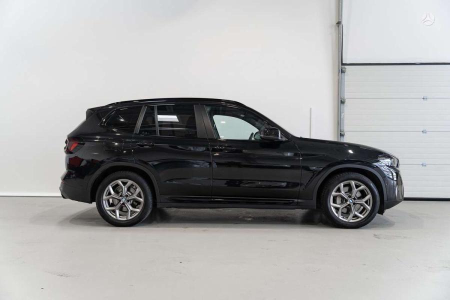 Melns BMW X3 2022 Viļņa, ar dzinēja tilpumu 2.00 L un nobraukumu 53 tūkst. km par 36990 €, foto 4 vietnē AUTOMOTO.COM.LV