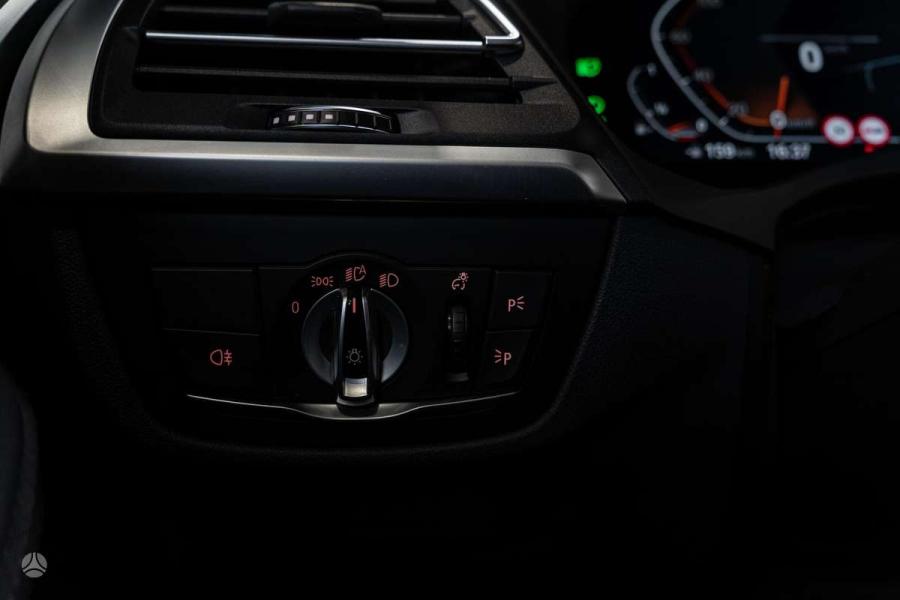 Melns BMW X3 2022 Viļņa, ar dzinēja tilpumu 2.00 L un nobraukumu 53 tūkst. km par 36990 €, foto 24 vietnē AUTOMOTO.COM.LV