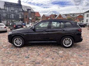 Black BMW X3 2022 in Kedainiai, with an engine capacity of 2.00 L and mileage of 93 thousand km for 31650 €, photo 5 on AUTOMOTO.COM.LV