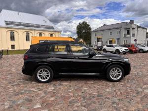Black BMW X3 2022 in Kedainiai, with an engine capacity of 2.00 L and mileage of 93 thousand km for 31650 €, photo 6 on AUTOMOTO.COM.LV