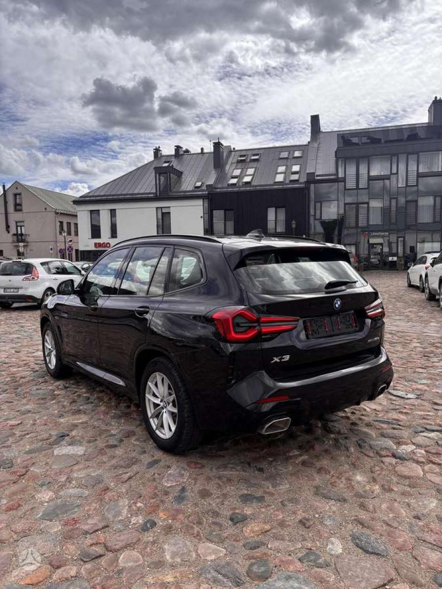 Black BMW X3 2022 in Kedainiai, with an engine capacity of 2.00 L and mileage of 93 thousand km for 31650 €, photo 7 on AUTOMOTO.COM.LV