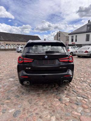 Black BMW X3 2022 in Kedainiai, with an engine capacity of 2.00 L and mileage of 93 thousand km for 31650 €, photo 8 on AUTOMOTO.COM.LV