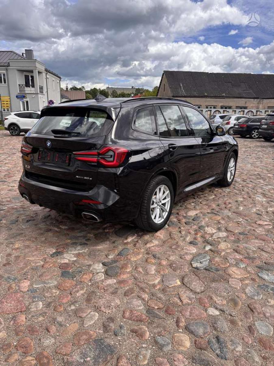 Black BMW X3 2022 in Kedainiai, with an engine capacity of 2.00 L and mileage of 93 thousand km for 31650 €, photo 9 on AUTOMOTO.COM.LV