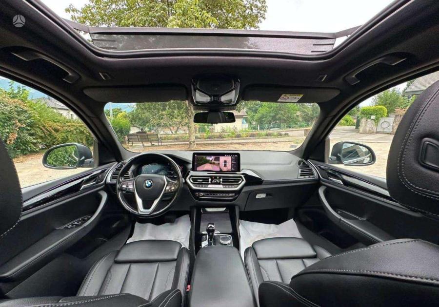 Black BMW X3 2022 in Kaunas, with an engine capacity of 0.00 L and mileage of 275 thousand km for 21950 €, photo 12 on AUTOMOTO.COM.LV