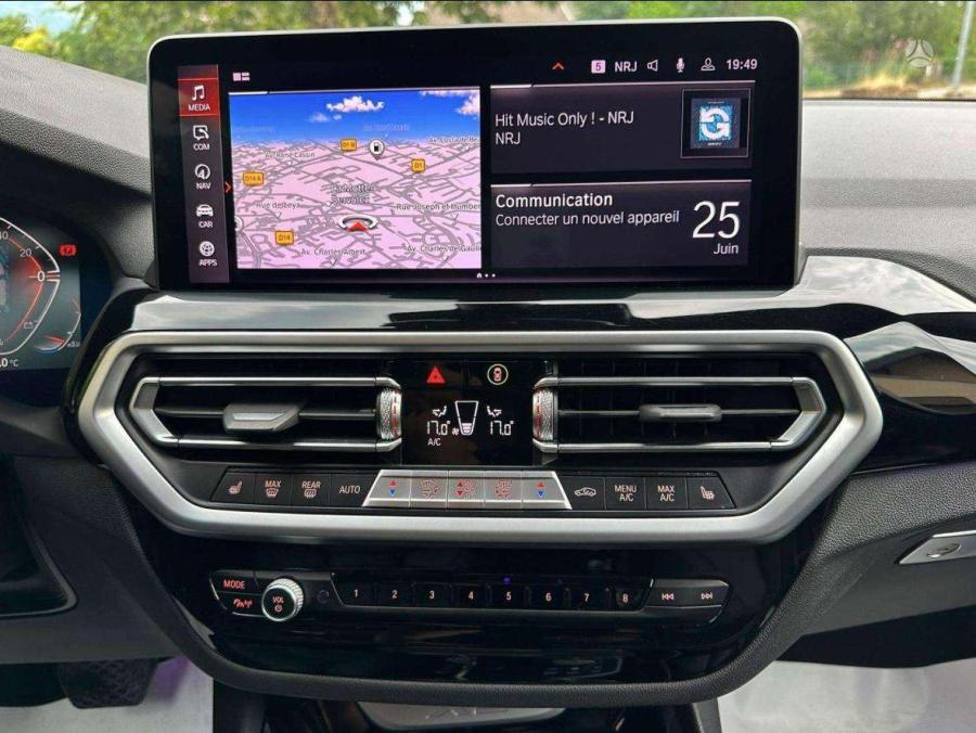Black BMW X3 2022 in Kaunas, with an engine capacity of 0.00 L and mileage of 275 thousand km for 21950 €, photo 18 on AUTOMOTO.COM.LV