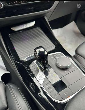 Black BMW X3 2022 in Kaunas, with an engine capacity of 0.00 L and mileage of 275 thousand km for 21950 €, photo 28 on AUTOMOTO.COM.LV