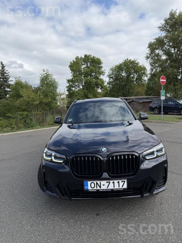 Black BMW X3 2022 in Kuldiga, with an engine capacity of 3.00 L and mileage of 114 thousand km for 45990 €, photo 1 on AUTOMOTO.COM.LV