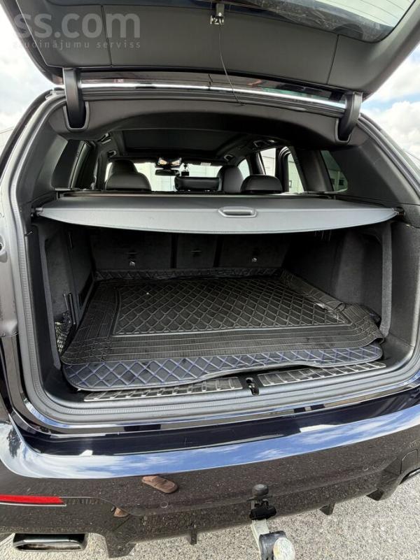 Black BMW X3 2022 in Kuldiga, with an engine capacity of 3.00 L and mileage of 114 thousand km for 45990 €, photo 7 on AUTOMOTO.COM.LV