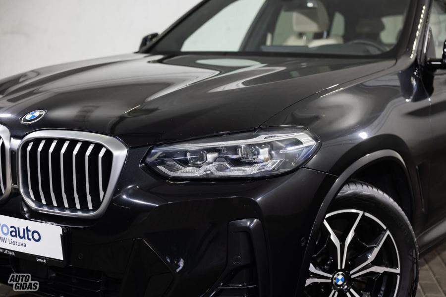 Black BMW X3 2022 in Vilnius, with an engine capacity of 2.00 L and mileage of 161 thousand km for 33991 €, photo 3 on AUTOMOTO.COM.LV