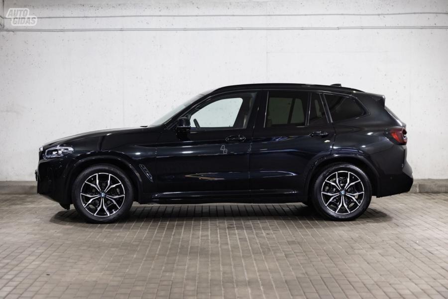 Black BMW X3 2022 in Vilnius, with an engine capacity of 2.00 L and mileage of 161 thousand km for 33991 €, photo 7 on AUTOMOTO.COM.LV