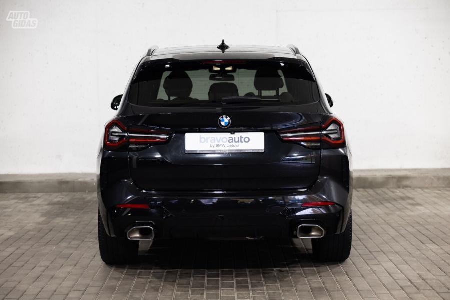 Black BMW X3 2022 in Vilnius, with an engine capacity of 2.00 L and mileage of 161 thousand km for 33991 €, photo 10 on AUTOMOTO.COM.LV