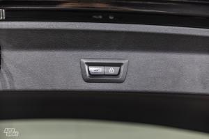 Black BMW X3 2022 in Vilnius, with an engine capacity of 2.00 L and mileage of 161 thousand km for 33991 €, photo 12 on AUTOMOTO.COM.LV