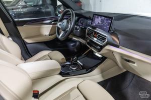 Black BMW X3 2022 in Vilnius, with an engine capacity of 2.00 L and mileage of 161 thousand km for 33991 €, photo 19 on AUTOMOTO.COM.LV