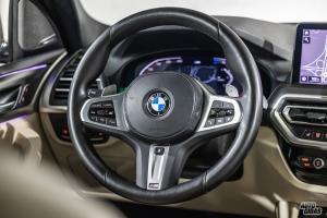Black BMW X3 2022 in Vilnius, with an engine capacity of 2.00 L and mileage of 161 thousand km for 33991 €, photo 23 on AUTOMOTO.COM.LV