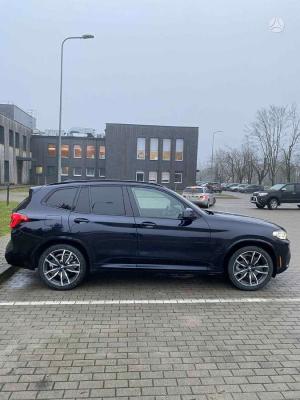 Black BMW X3 2023 in Taurage, with an engine capacity of 2.00 L and mileage of 118 thousand km for 30500 €, photo 4 on AUTOMOTO.COM.LV