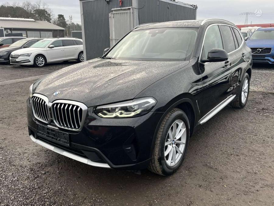 Black BMW X3 2023 in Vilnius, with an engine capacity of 2.00 L and mileage of 175 thousand km for 30500 €, photo 3 on AUTOMOTO.COM.LV
