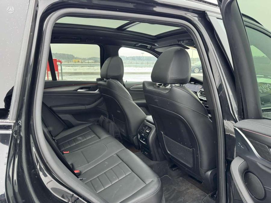 Black BMW X3 2023 in Vilnius, with an engine capacity of 2.99 L and mileage of 77 thousand km for 41899 €, photo 24 on AUTOMOTO.COM.LV