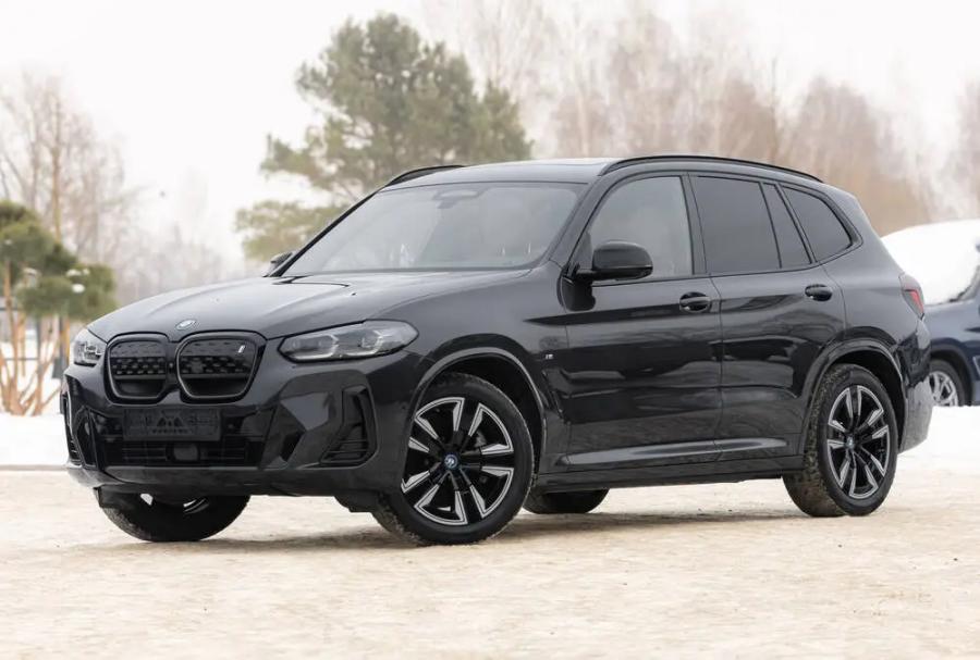 Melns BMW X3 2023 Jelgava, ar dzinēja tilpumu 0.00 L un nobraukumu 142 tūkst. km par 32000 €, foto 4 vietnē AUTOMOTO.COM.LV