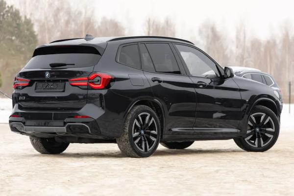 Melns BMW X3 2023 Jelgava, ar dzinēja tilpumu 0.00 L un nobraukumu 142 tūkst. km par 32000 €, foto 4 vietnē AUTOMOTO.COM.LV