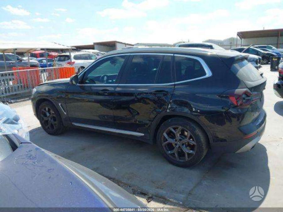 Black BMW X3 2023 in Klaipeda, with an engine capacity of 2.00 L and mileage of 42 thousand km for 12900 €, photo 15 on AUTOMOTO.COM.LV