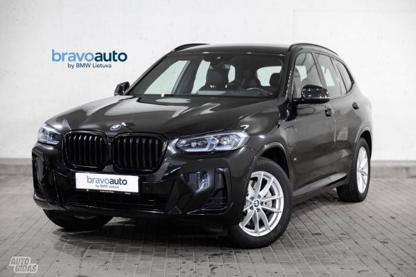 Black BMW X3 2023 in Vilnius, with an engine capacity of 2.00 L and mileage of 83 thousand km for 39991 €, photo 1 on AUTOMOTO.COM.LV