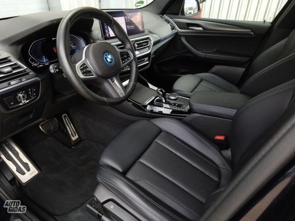 Black BMW X3 2023 in Kaunas, with an engine capacity of 2.00 L and mileage of 123 thousand km for 43271 €, photo 9 on AUTOMOTO.COM.LV